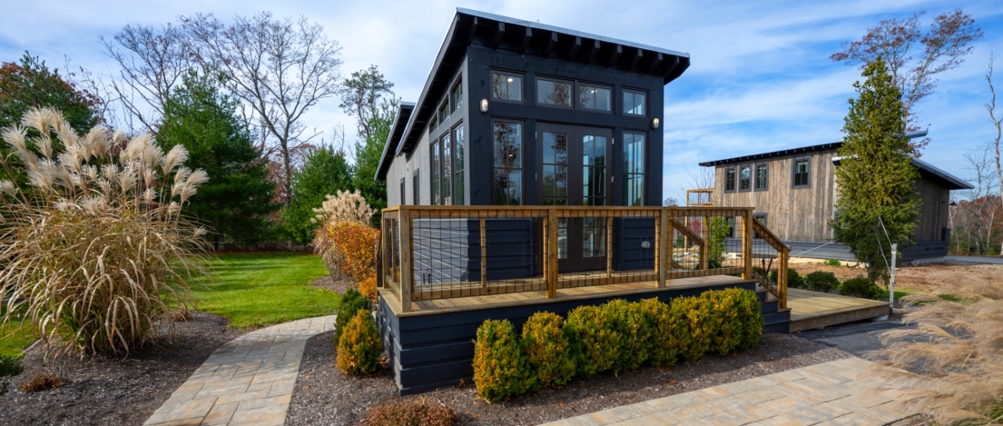 Salt Box Cozy Cabin Tiny Home – The Preserve